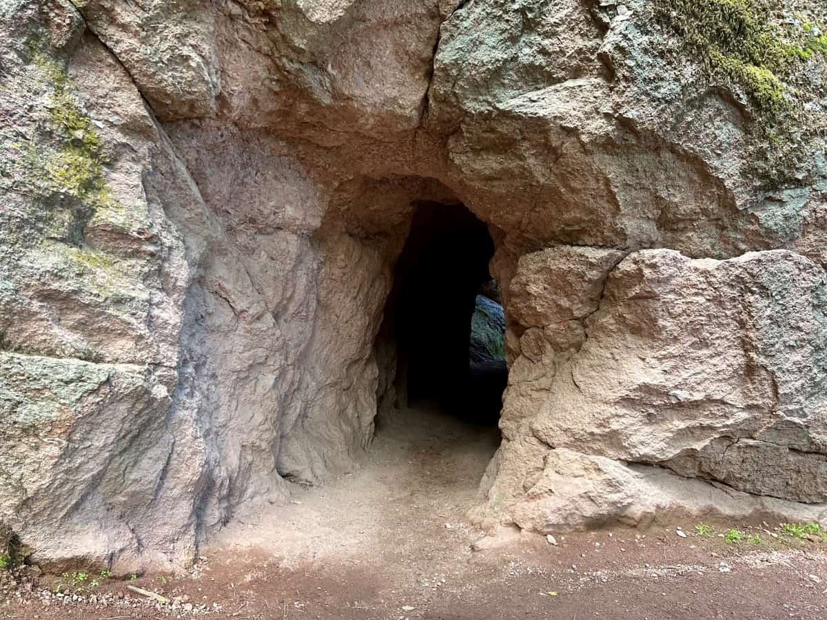 Bear Gulch Cave Trail and Reservoir Hike in Pinnacles - My California ...