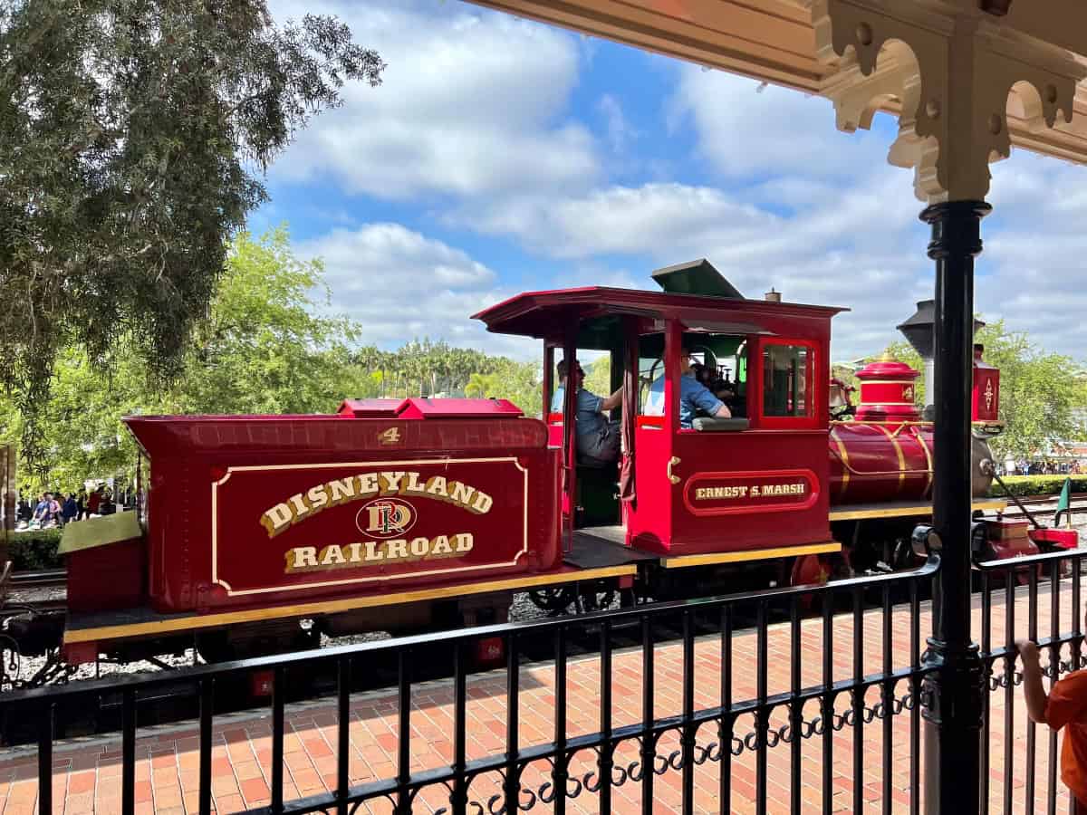 25 Best Disneyland Rides Ranked! - My California Travels